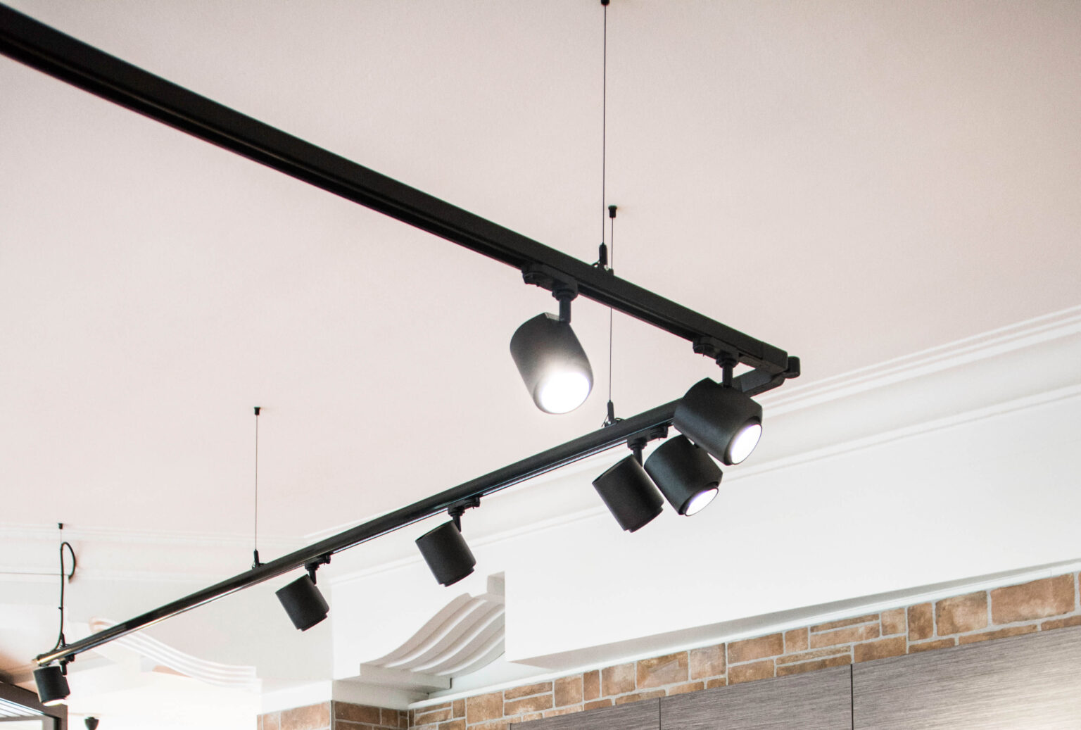 Unipro® lighting track system at Puustelli kitchen store | Unipro