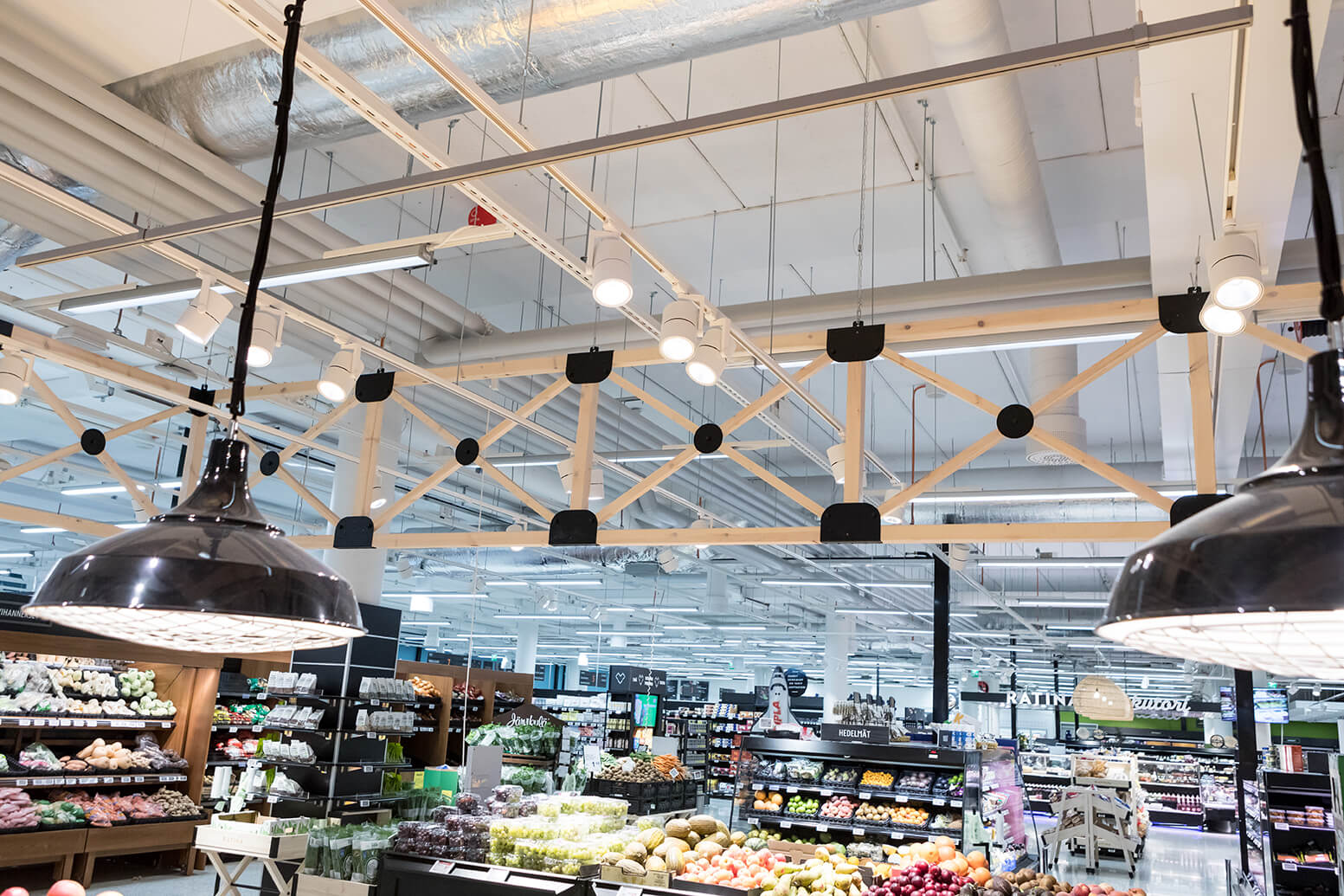 Unipro® lighting tracks in the Ratina Shopping Center | Unipro